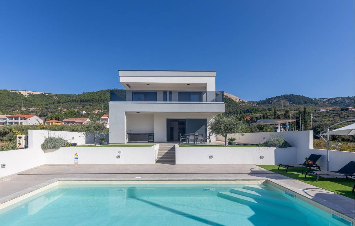 250 M² Maison De Vacances ∙ 4 Chambres ∙ 8 Personnes - Rab