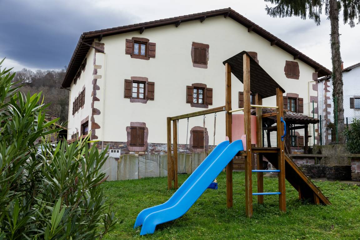 60 M² Ferienhaus ∙ 1 Schlafzimmer ∙ 2 Gäste - Espelette