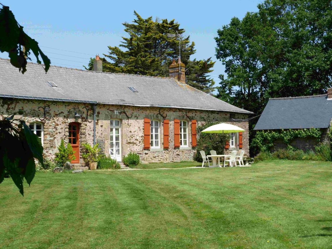 85 M² Cottage ∙ 2 Bedrooms ∙ 5 Guests - Mayenne