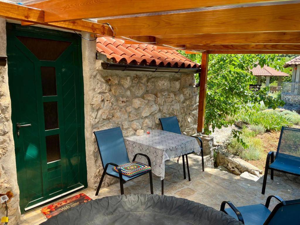 Apartment ∙ 2 Bedrooms ∙ 4 Guests - Seget Vranjica