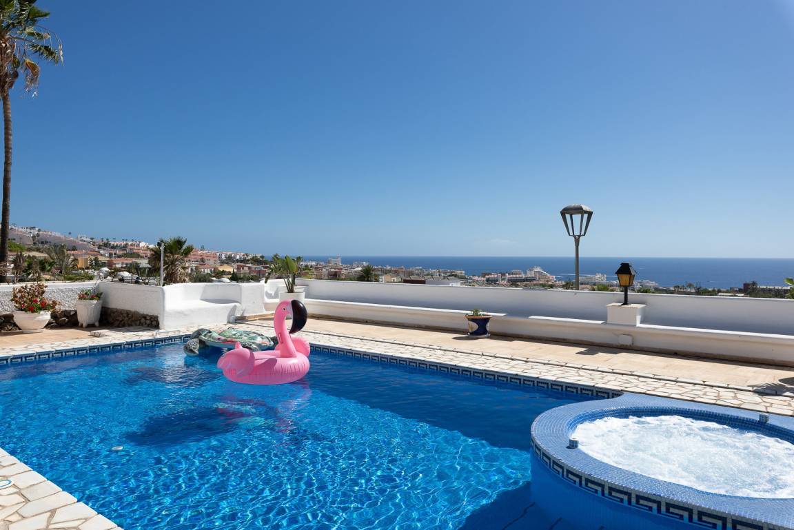 Villa ∙ 3 Bedrooms ∙ 6 Guests - Costa Adeje