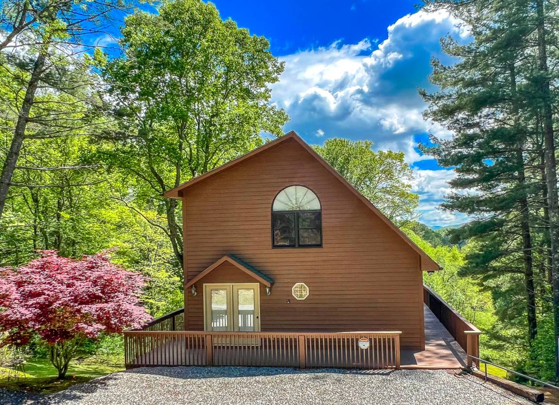 House ∙ 3 Bedrooms ∙ 10 Guests - North Carolina