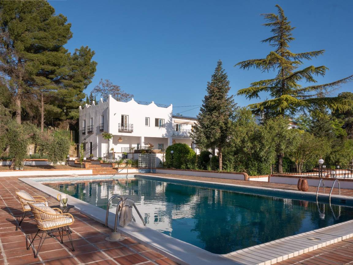 800 M² House ∙ 9 Bedrooms ∙ 18 Guests - Montejaque