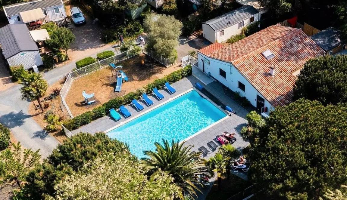 25 M² Caravan ∙ 3 Bedrooms ∙ 6 Guests - La Rochelle