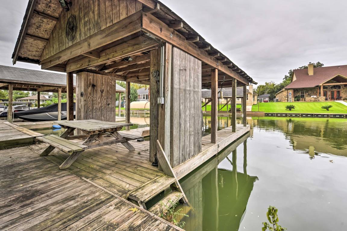 194 M² Apartment ∙ 3 Bedrooms ∙ 6 Guests - Willis, TX