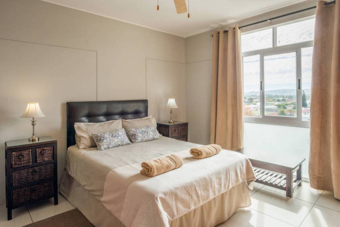 86 M² Apartment ∙ 2 Bedrooms ∙ 4 Guests - Somerset West
