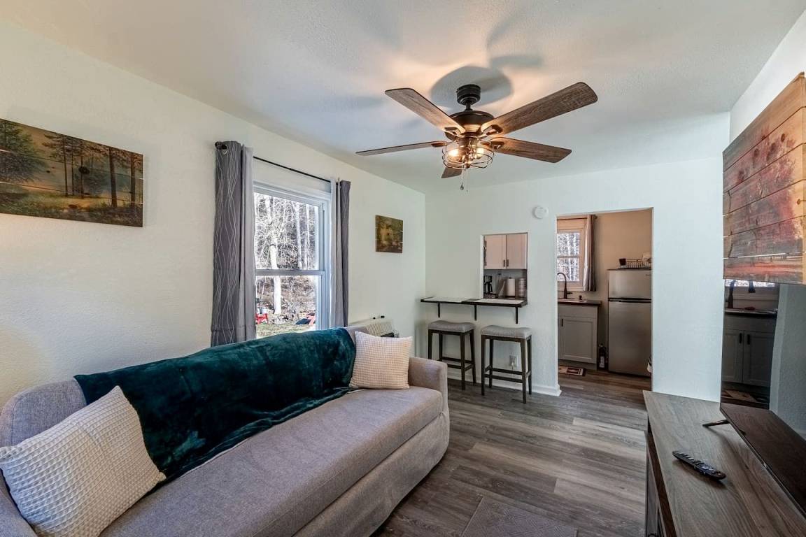 House ∙ 1 Bedroom ∙ 4 Guests - Pipestem Resort State Park, Pipestem