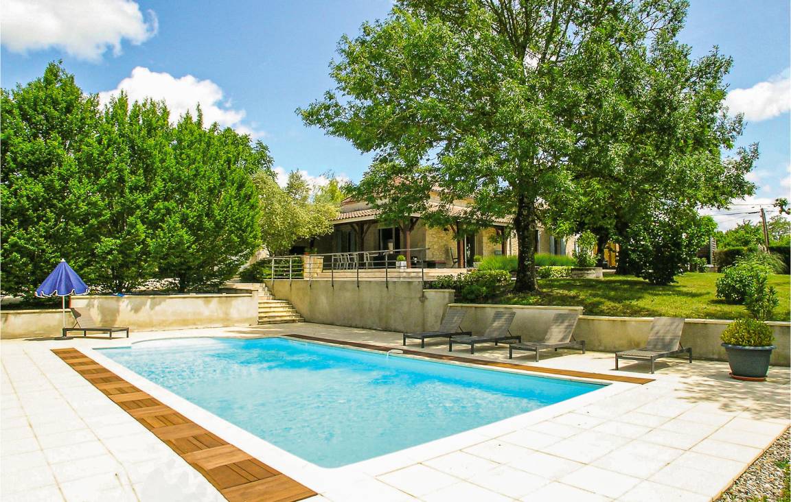 200 M² House ∙ 4 Bedrooms ∙ 8 Guests - Dordogne