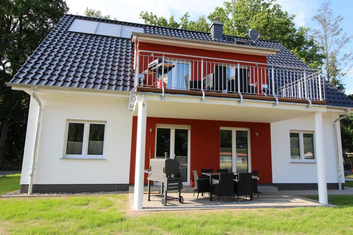 185 M² Ferienhaus ∙ 4 Schlafzimmer ∙ 8 Gäste - Krakow am See