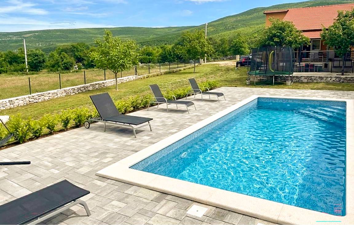 180 M² Maison De Vacances ∙ 3 Chambres ∙ 8 Personnes - Sinj