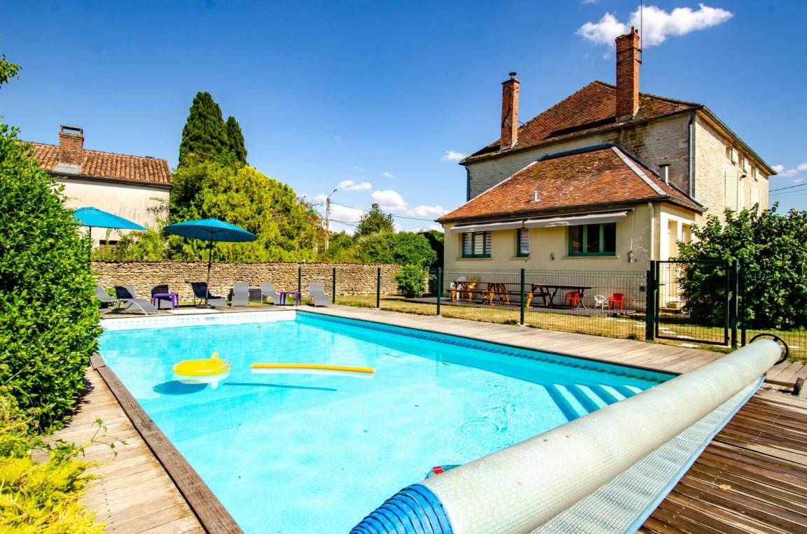 307 M² Gîte ∙ 6 Chambres ∙ 15 Personnes - Dolancourt