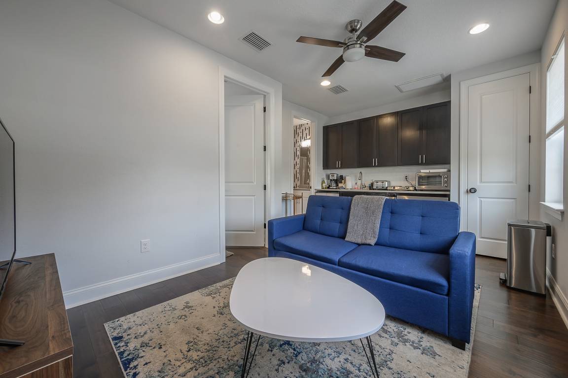 Apartment ∙ 1 Bedroom ∙ 4 Guests - Tampa, FL