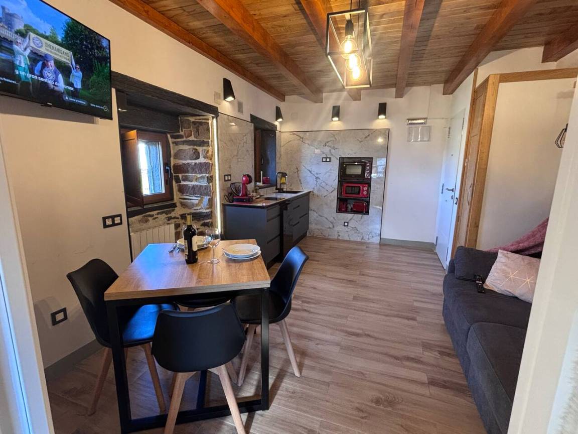 82 M² Apartment ∙ 2 Bedrooms ∙ 4 Guests - Asturias