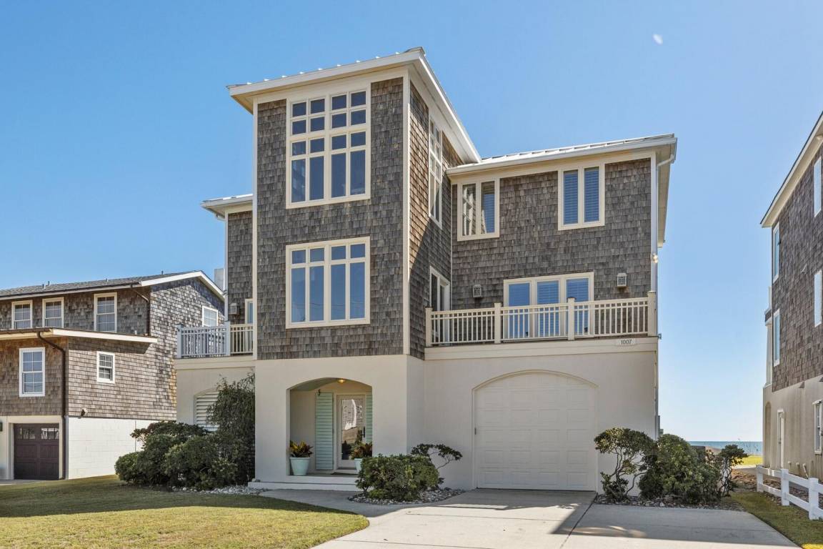 House ∙ 5 Bedrooms ∙ 12 Guests - Atlantic Beach, NC
