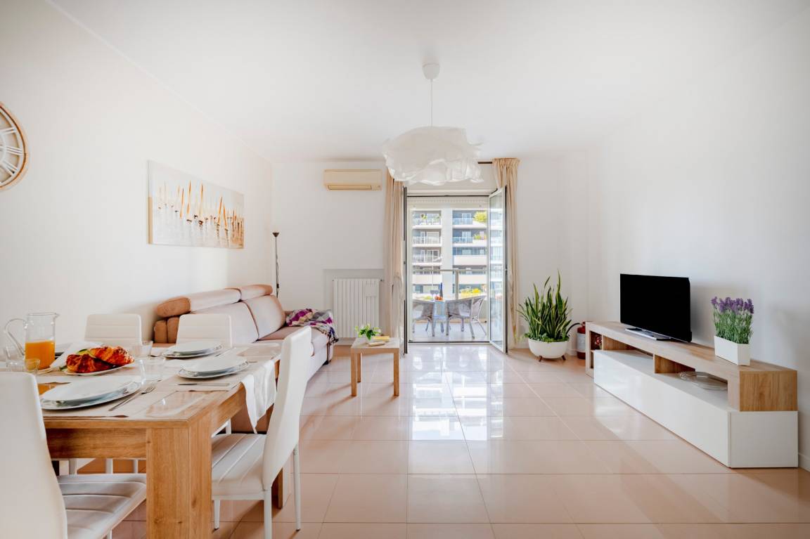 83 M² Appartamento Vacanza ∙ 2 Camere Da Letto ∙ 5 Ospiti - Bari
