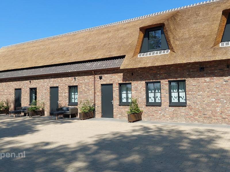 Maison De Vacances ∙ 8 Chambres ∙ 17 Personnes - Helmond