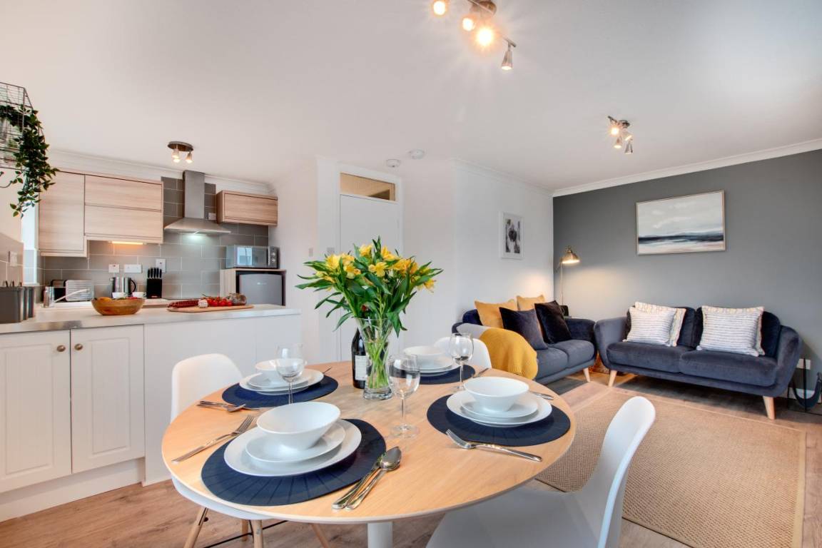 Apartment ∙ 2 Bedrooms ∙ 4 Guests - Barnstaple