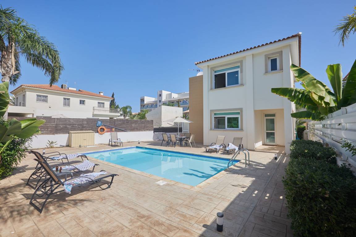 Cottage ∙ 3 Bedrooms ∙ 6 Guests - Fig Tree