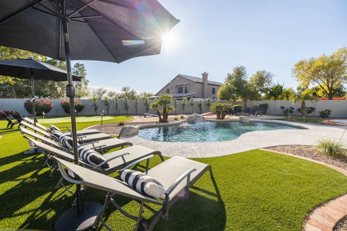 344 M² House ∙ 6 Bedrooms ∙ 15 Guests - Sun City, AZ