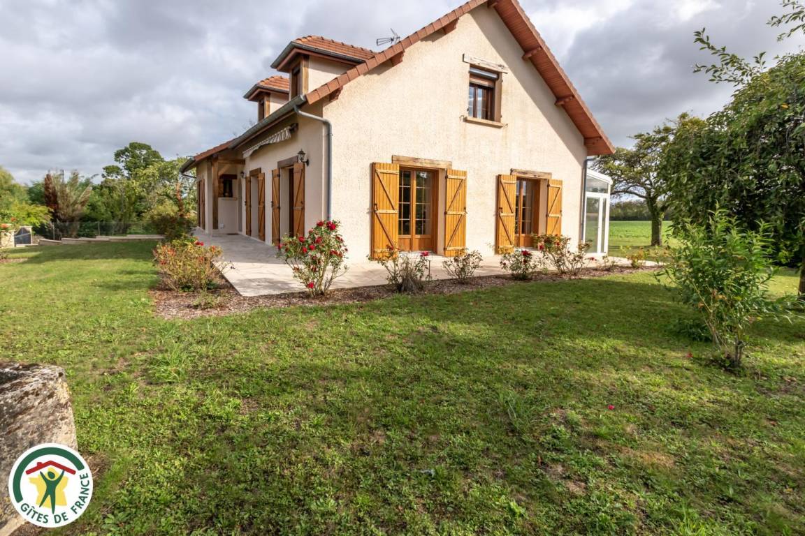 100 M² Gîte ∙ 2 Chambres ∙ 4 Personnes - Marne