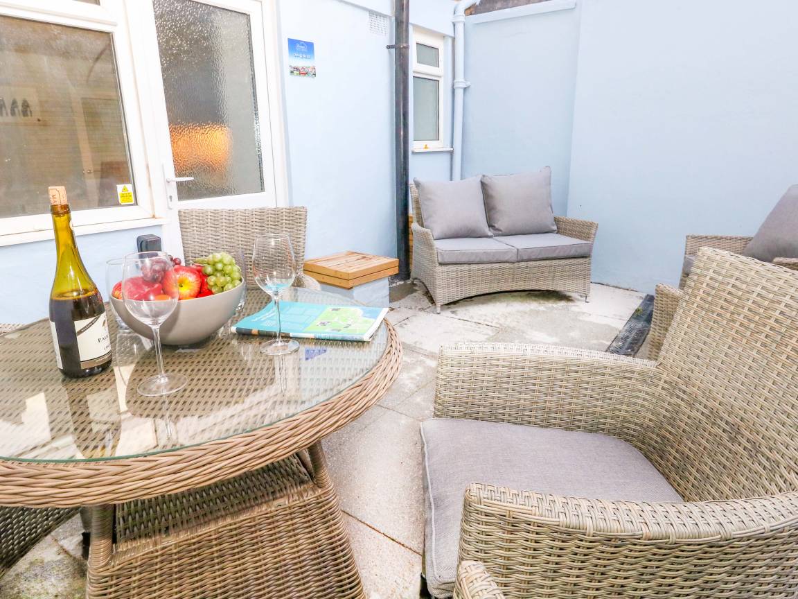 Cottage ∙ 2 Bedrooms ∙ 4 Guests - Weymouth, UK