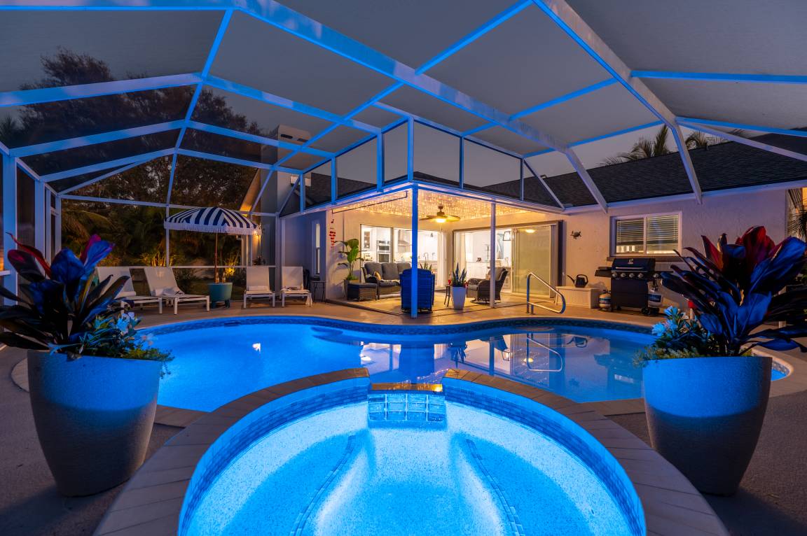168 M² House ∙ 3 Bedrooms ∙ 10 Guests - Bradenton, FL