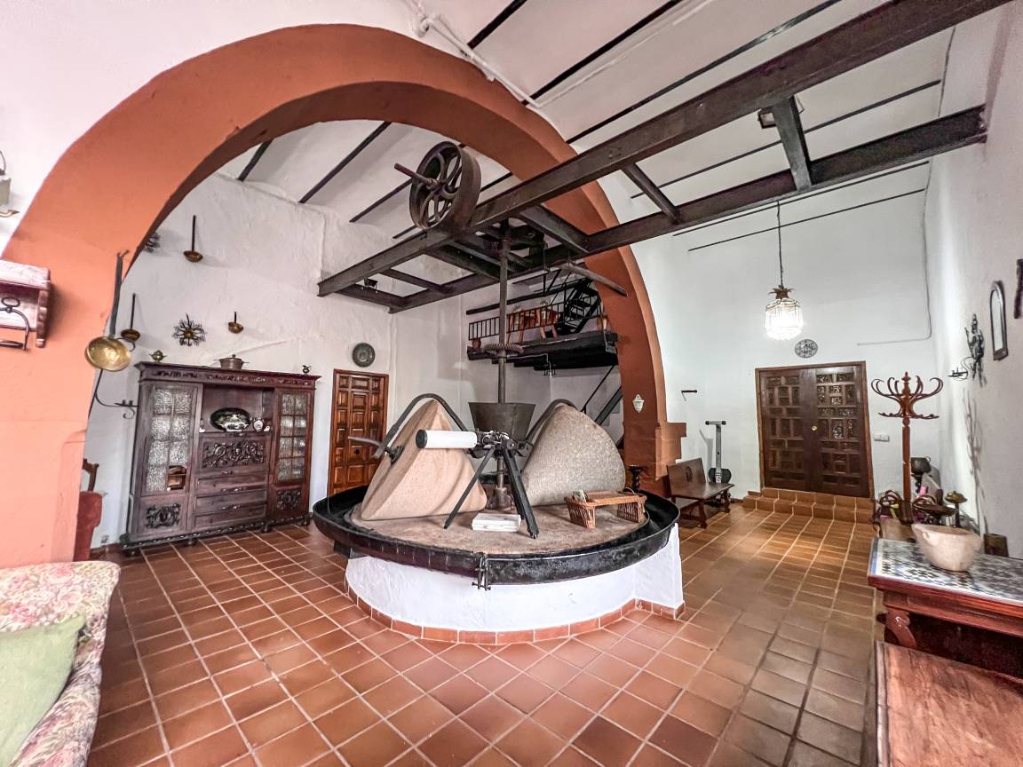 3000 M² Casa Rural ∙ 8 Habitaciones ∙ 20 Huéspedes - Andalucía