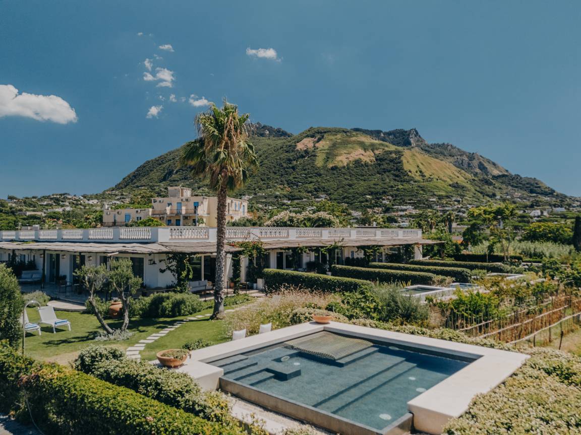 250 M² Villa ∙ 5 Bedrooms ∙ 15 Guests - Ischia