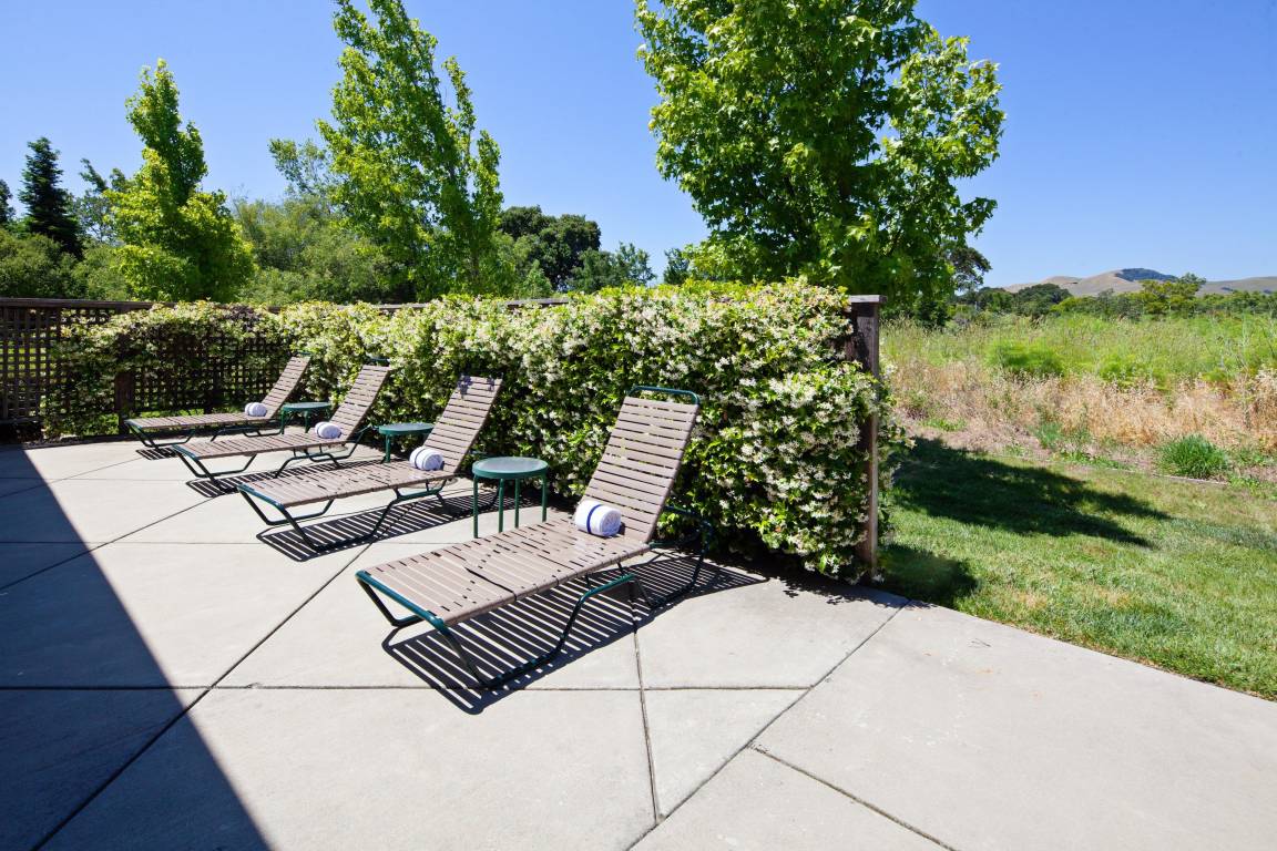 Studio Flat ∙ 1 Bedroom ∙ 3 Guests - Fairfield, CA