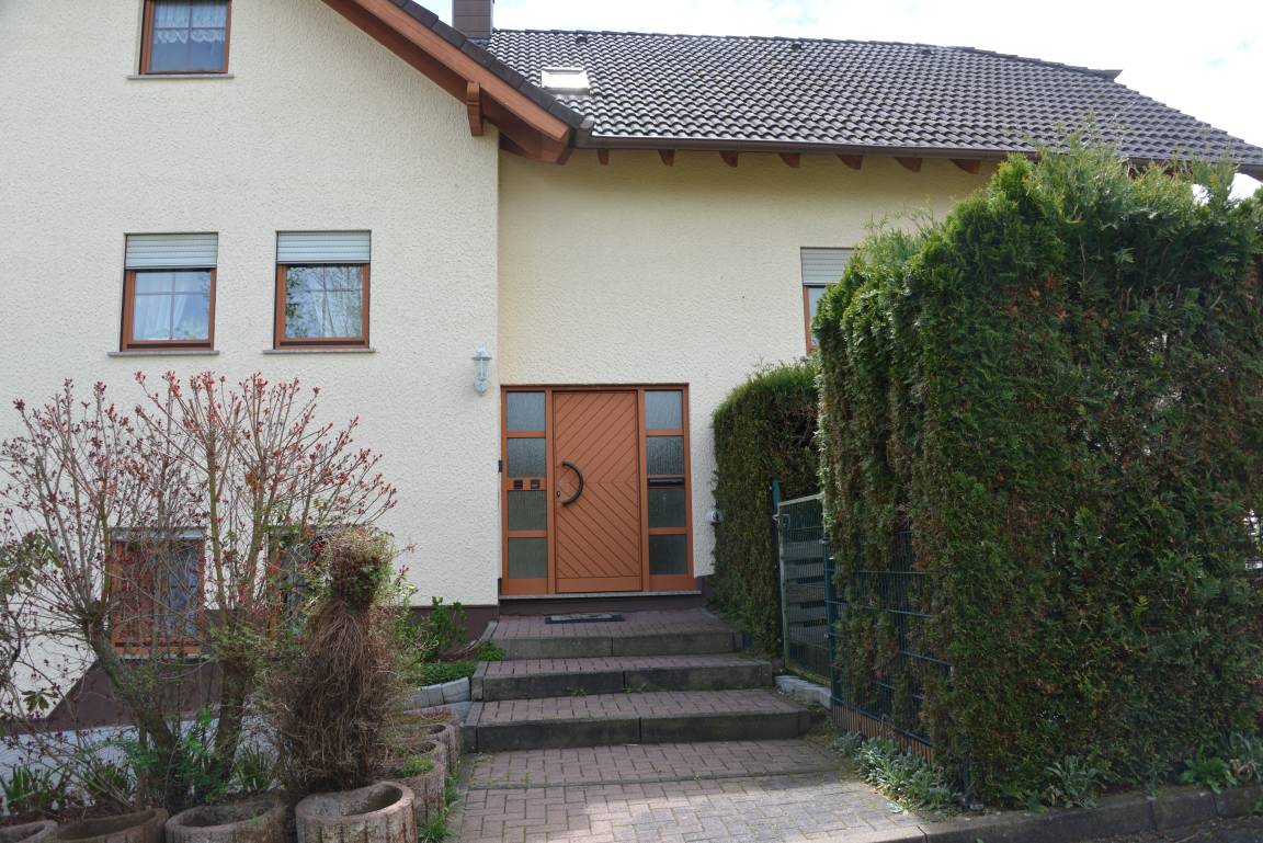 105 M² Apartment ∙ 2 Bedrooms ∙ 5 Guests - Landstuhl