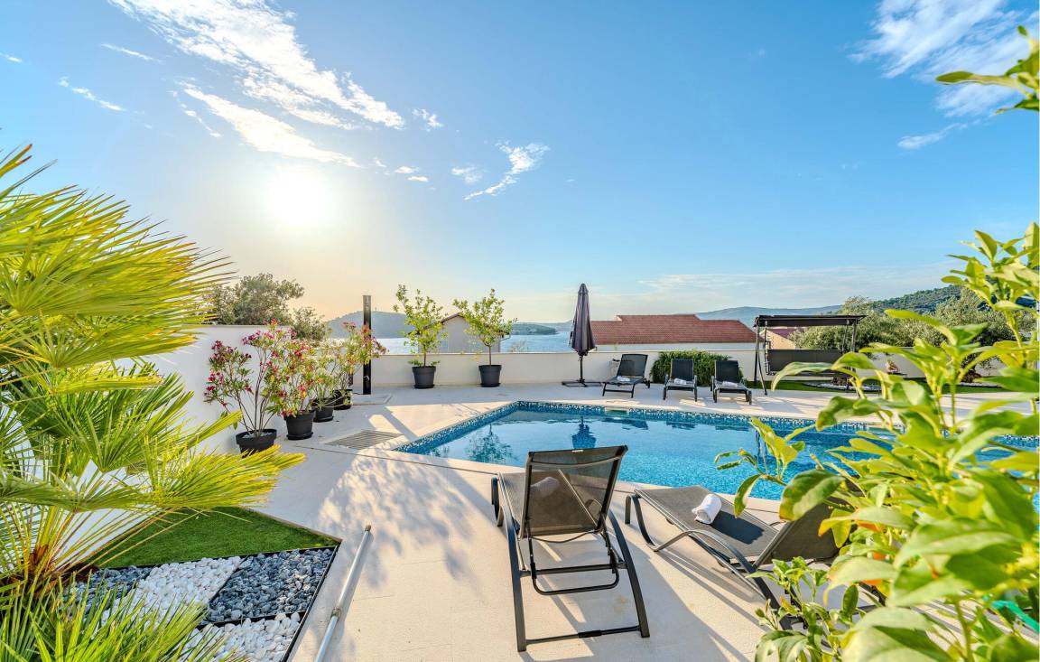 165 M² Ferienhaus ∙ 4 Schlafzimmer ∙ 8 Gäste - Primošten