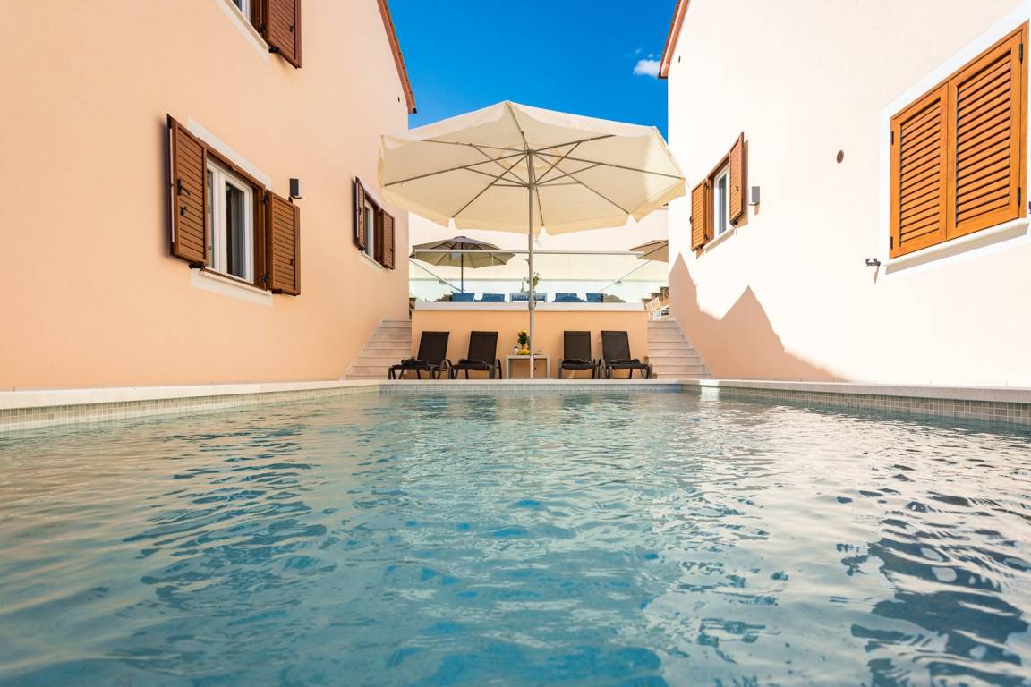 70 M² Appartement ∙ 2 Chambres ∙ 5 Personnes - Rakalj