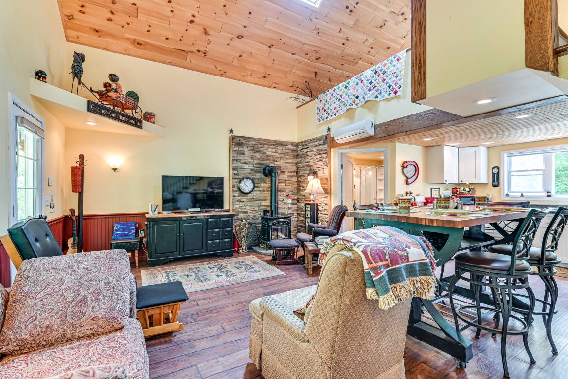 83 M² House ∙ 1 Bedroom ∙ 4 Guests - Stony Brook State Park, Dansville
