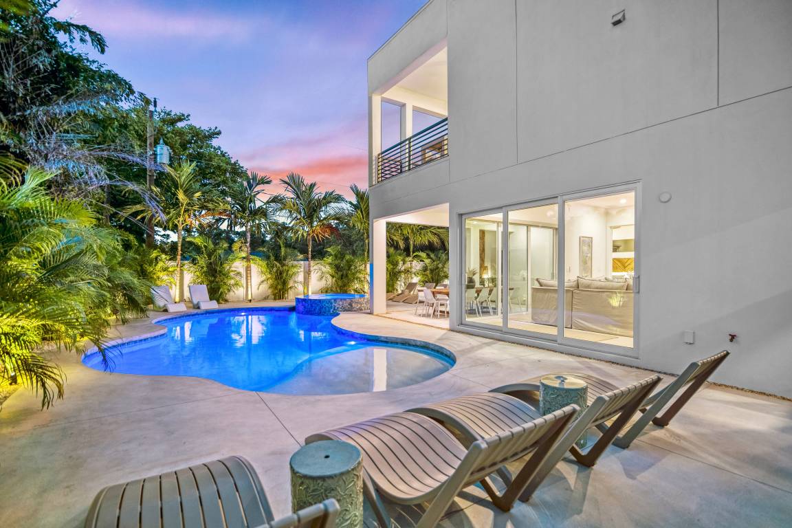 310 M² House ∙ 5 Bedrooms ∙ 10 Guests - Sarasota, FL