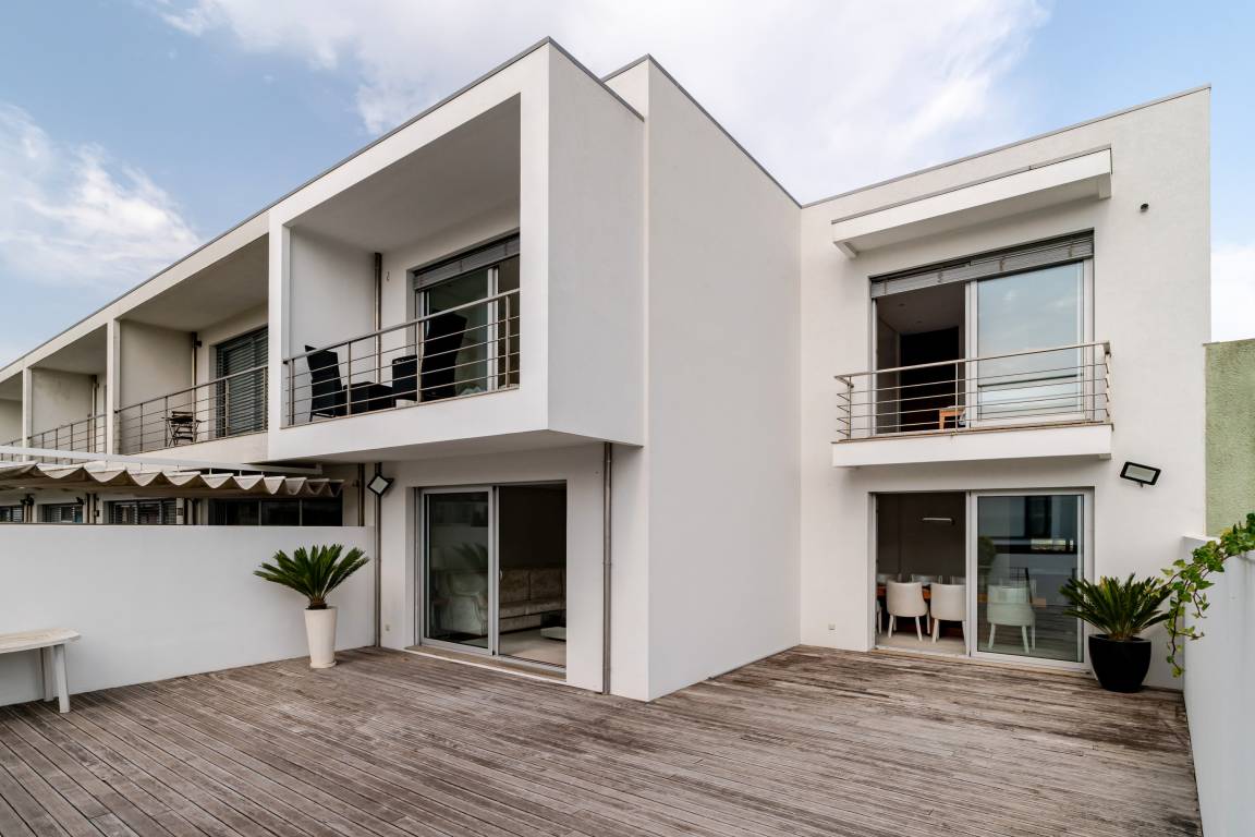 350 M² Vivenda ∙ 4 Quartos ∙ 8 Hóspedes - Árvore