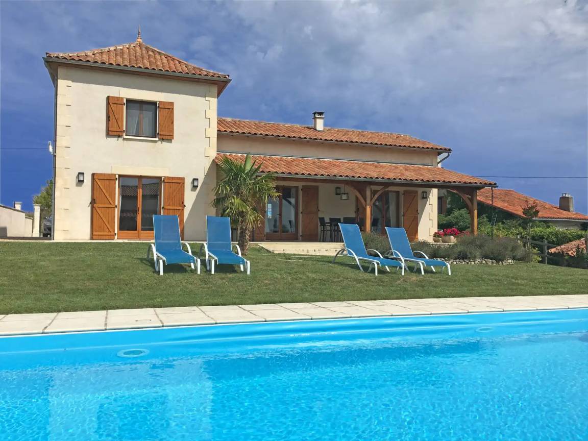 Casa ∙ 3 Habitaciones ∙ 6 Huéspedes - Aubeterre-sur-Dronne