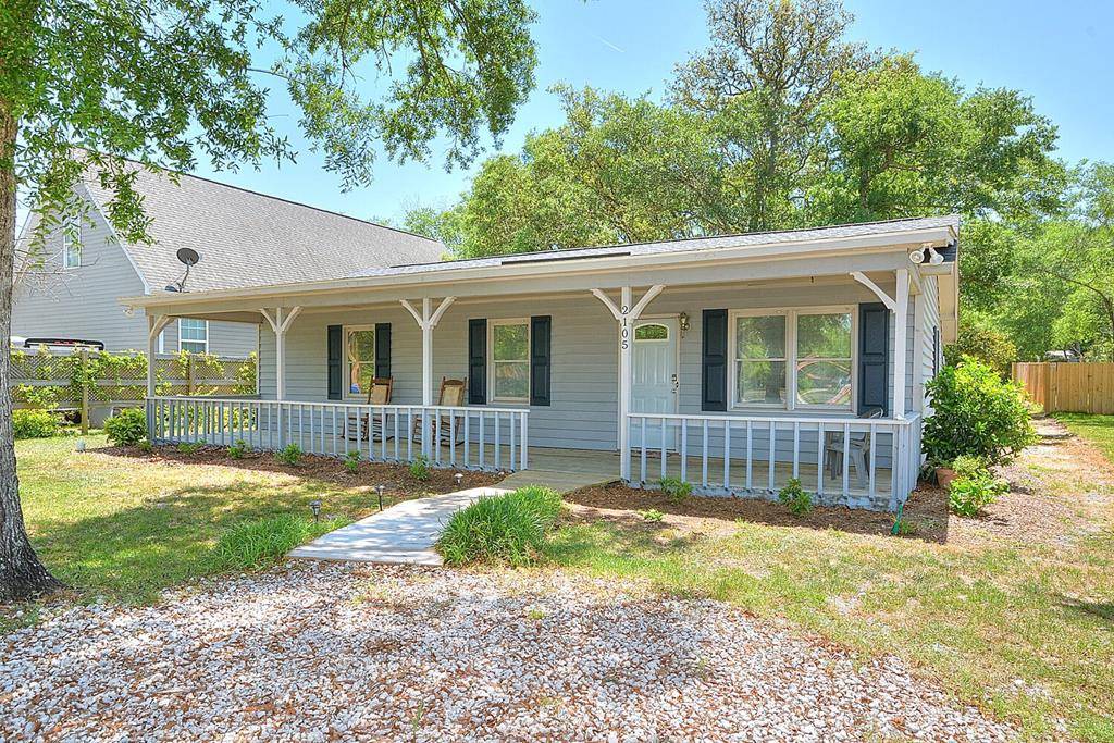 House ∙ 3 Bedrooms ∙ 7 Guests - Oak Island, NC