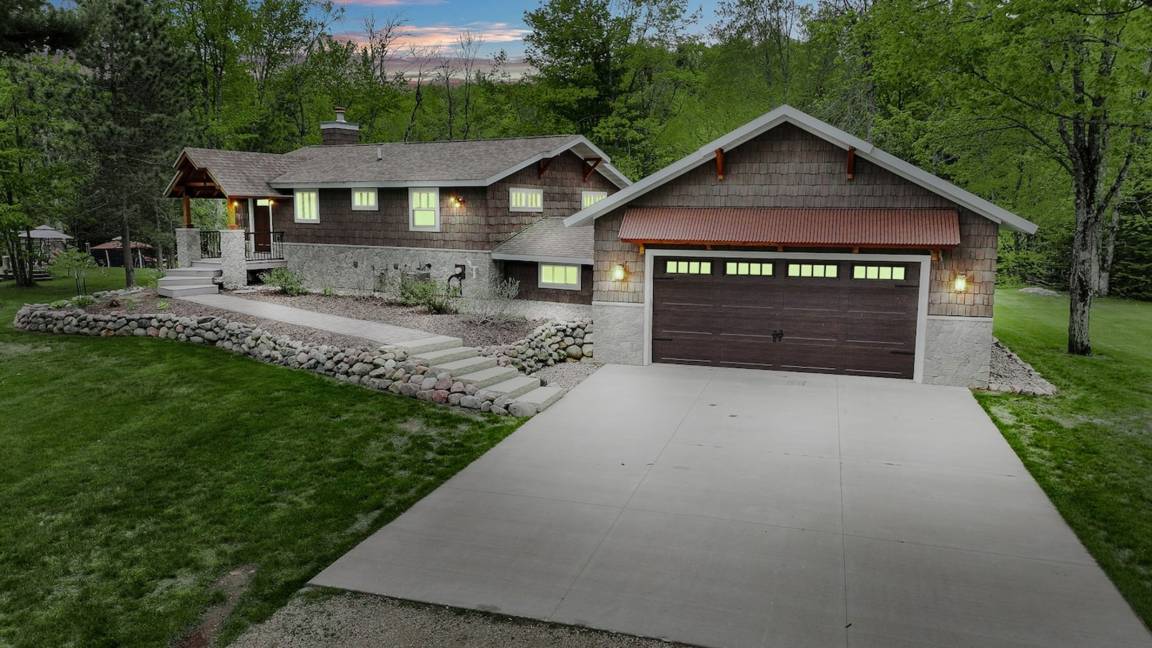 139 M² House ∙ 3 Bedrooms ∙ 6 Guests - Mountain, WI