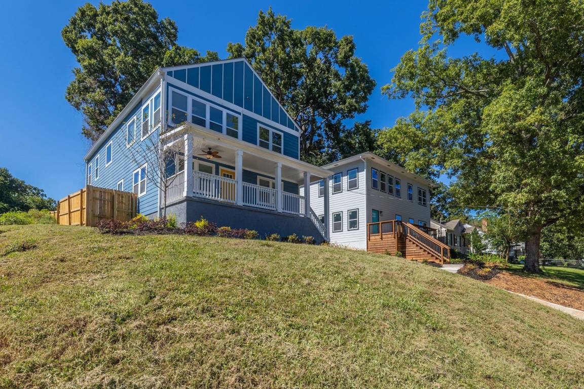 House ∙ 8 Bedrooms ∙ 24 Guests - Atlanta, GA