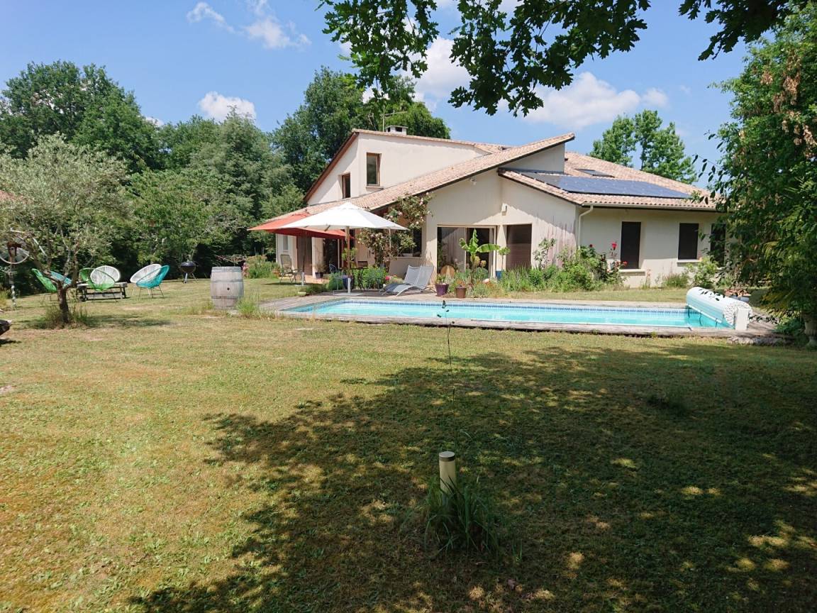 220 M² Villa ∙ 4 Chambres ∙ 8 Personnes - Bordeaux