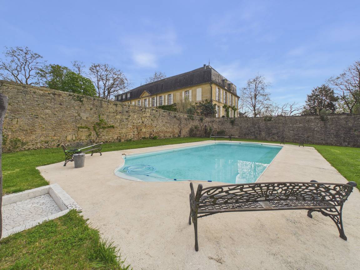 110 M² Cottage ∙ 2 Bedrooms ∙ 6 Guests - Dordogne