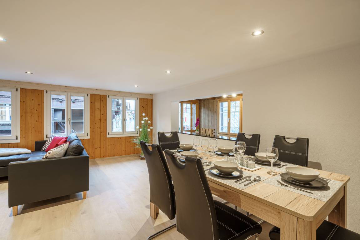 110 M² Apartment ∙ 4 Bedrooms ∙ 6 Guests - Brienz