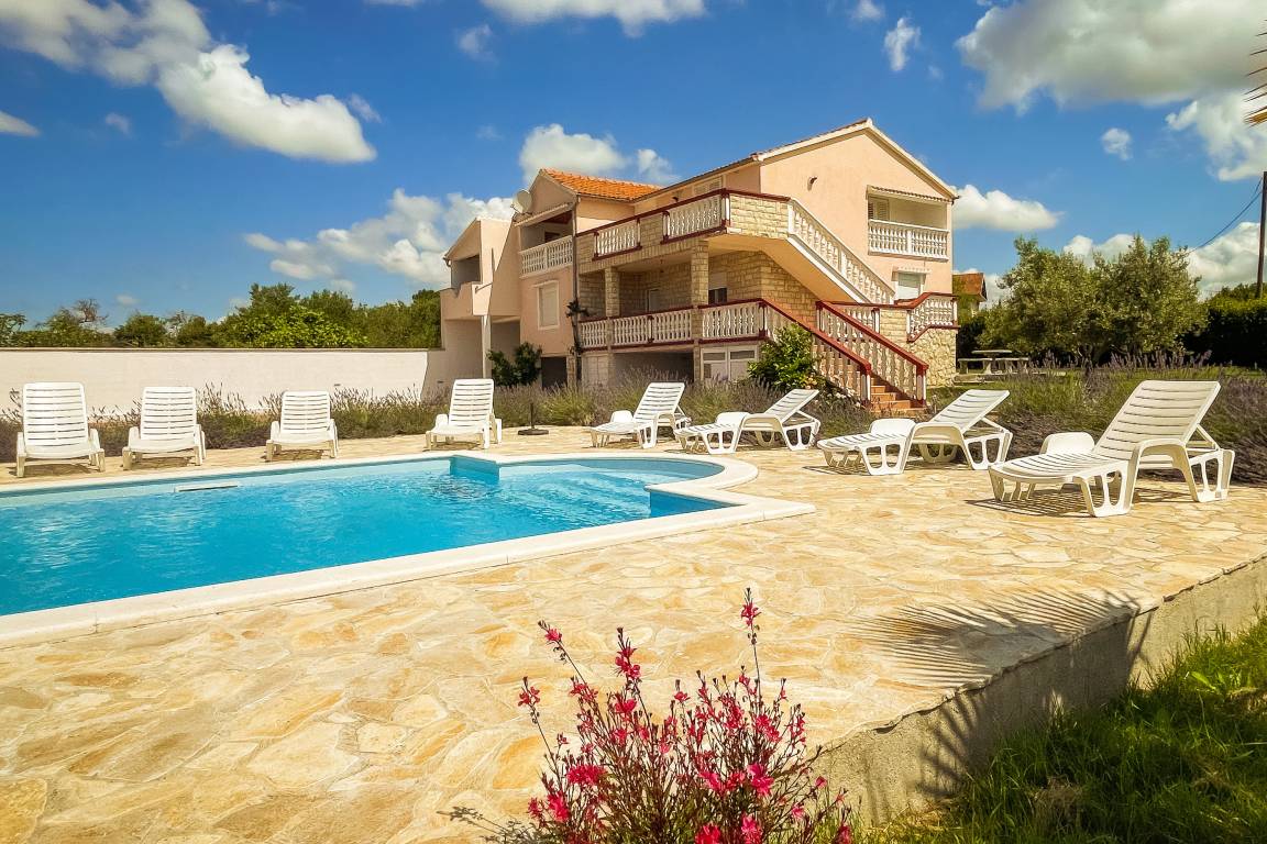 200 M² Villa ∙ 5 Schlafzimmer ∙ 10 Gäste - Biograd na Moru