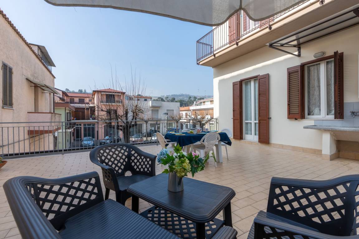 75 M² Appartamento ∙ 2 Camere Da Letto ∙ 6 Ospiti - Roseto degli Abruzzi