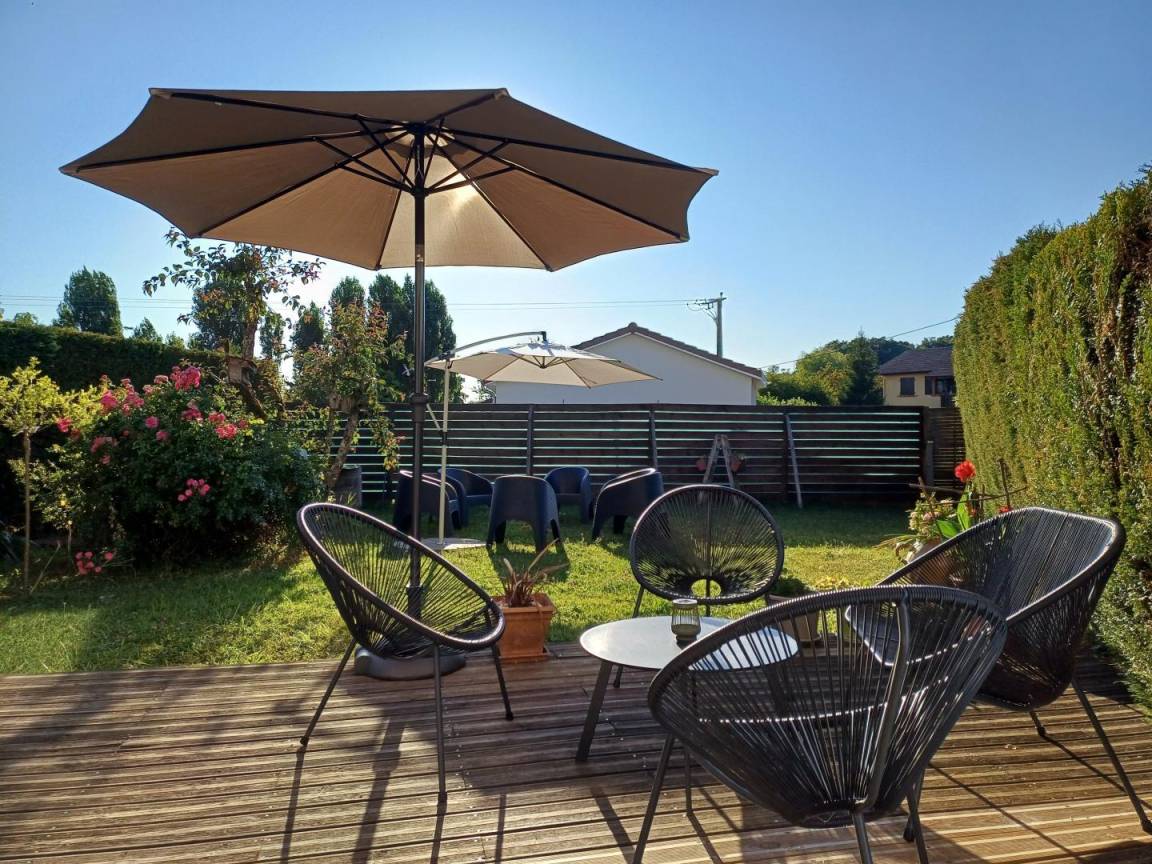 168 M² Gîte ∙ 5 Habitaciones ∙ 12 Huéspedes - Ain