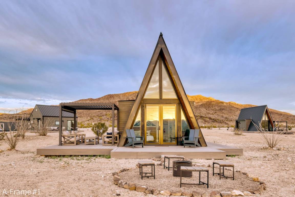 Cabin ∙ 1 Bedroom ∙ 4 Guests - Terlingua, TX