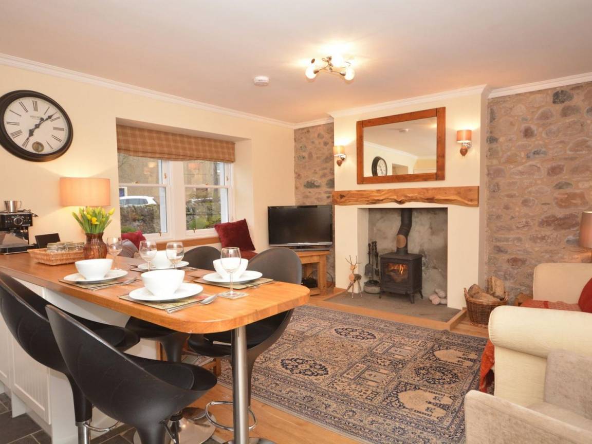 Cottage ∙ 2 Bedrooms ∙ 4 Guests - Peebles