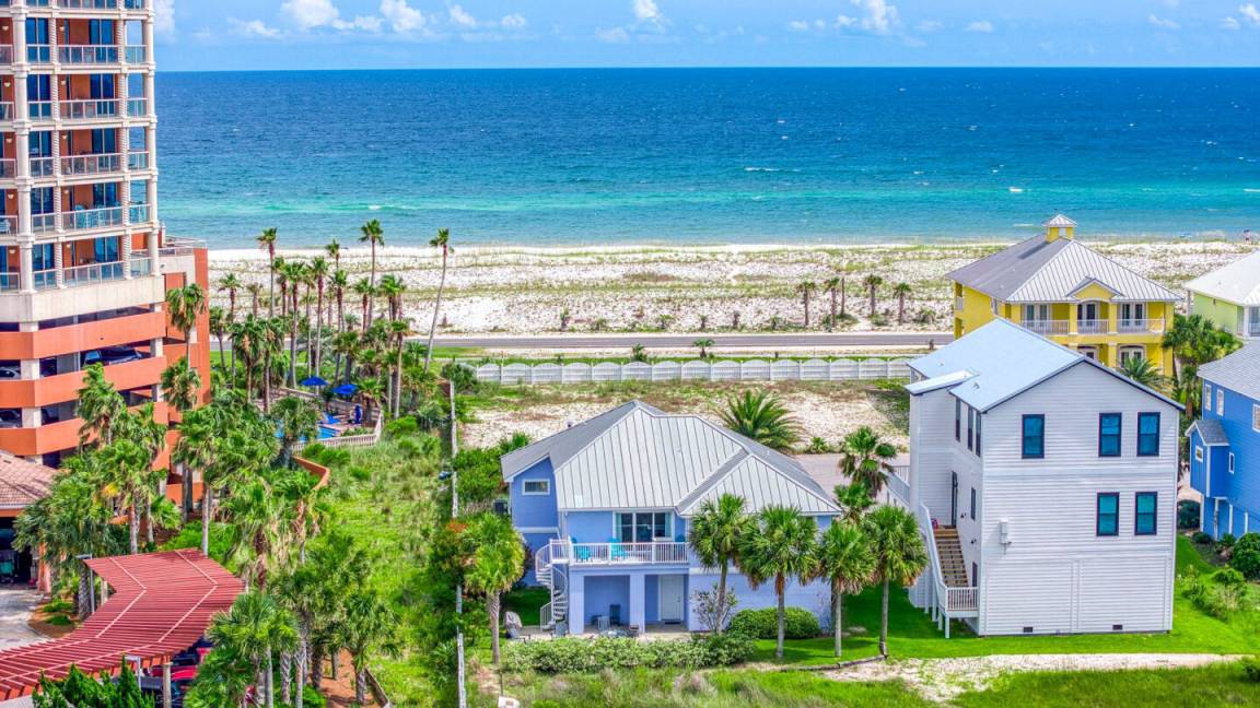 202 M² House ∙ 3 Bedrooms ∙ 18 Guests - Pensacola Beach, FL