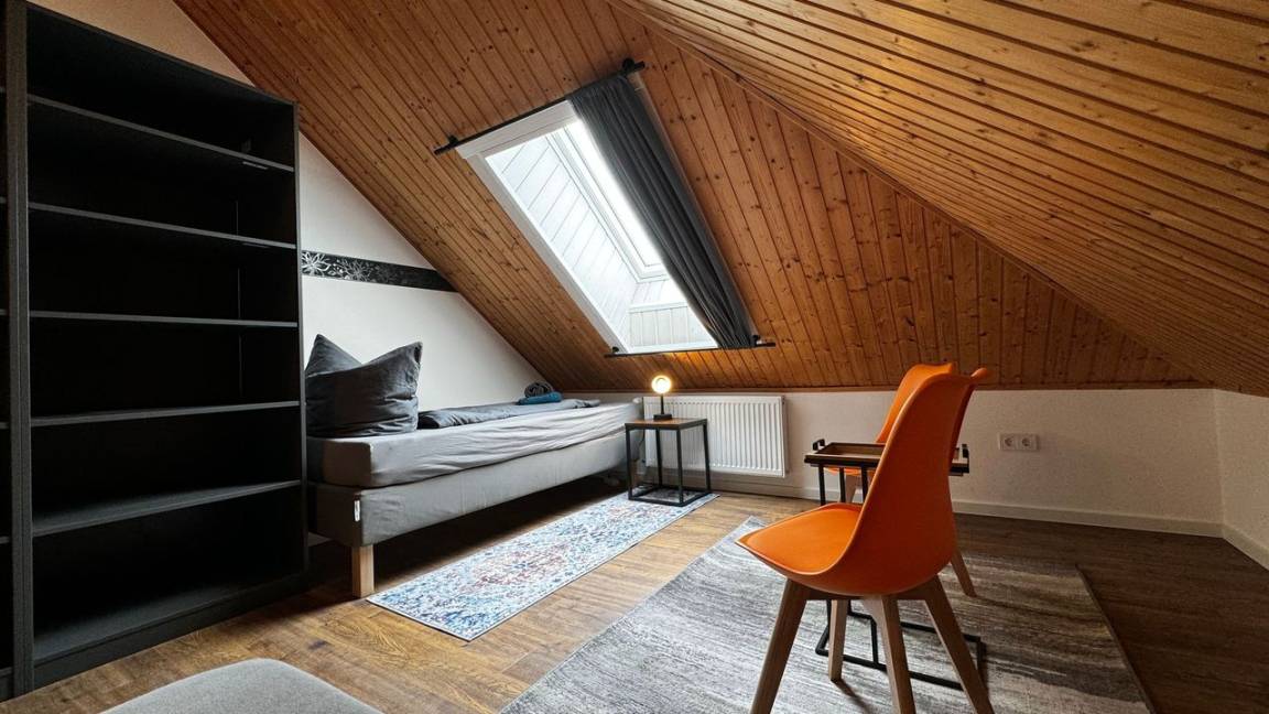 120 M² Ferienwohnung ∙ 4 Schlafzimmer ∙ 7 Gäste - Hoisdorf