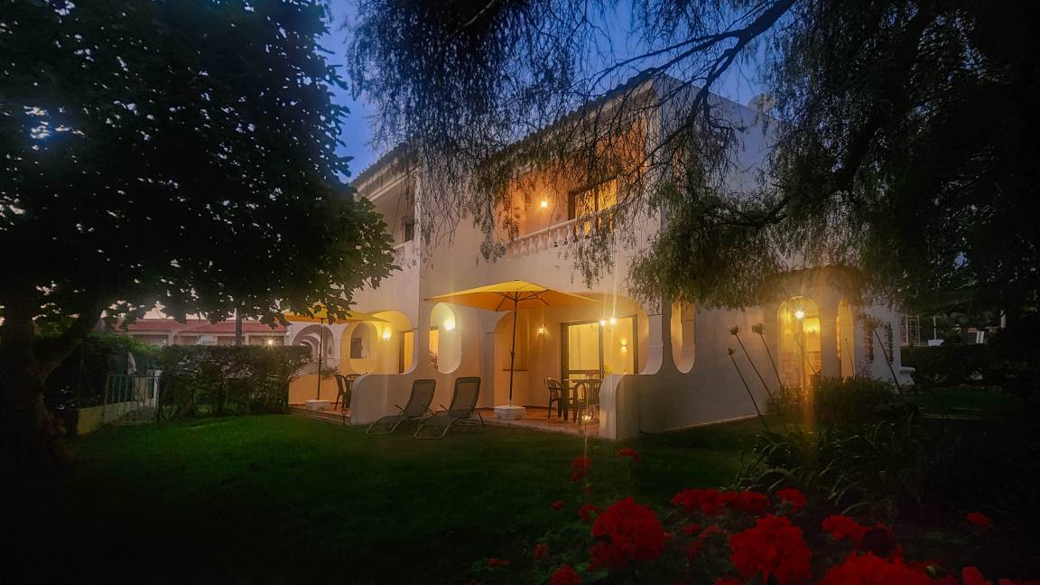 400 M² Villa ∙ 4 Makuuhuonetta ∙ 12 Vierasta - Quarteira